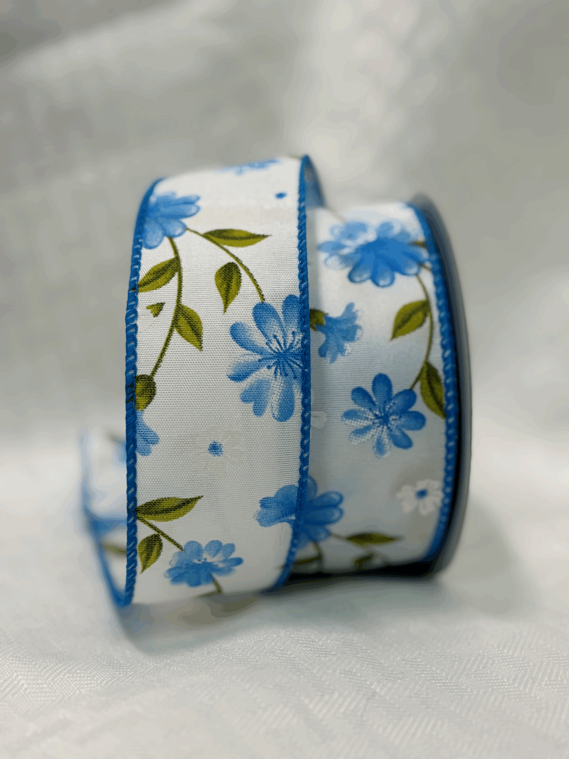 #9 Flutter Flowers W/ Blue Edge – Bonnett Wholesale Florist